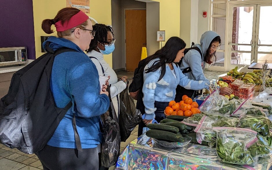 Responding to food insecurity on college campuses - Global Ministries